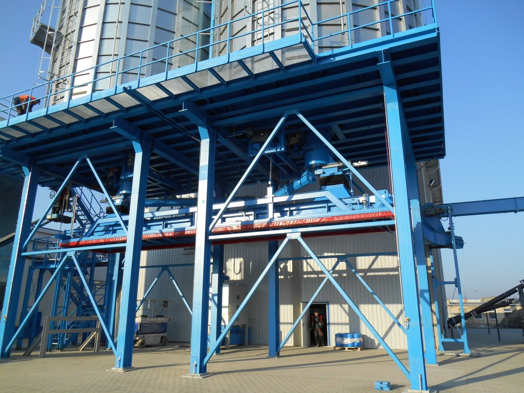 Container & LKW-Beladung – HAAS Recycling